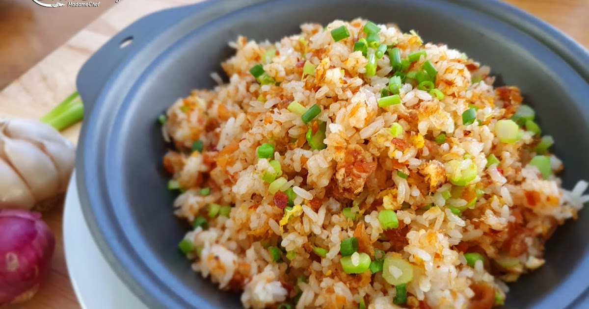 Fried rice with dried fish and egg