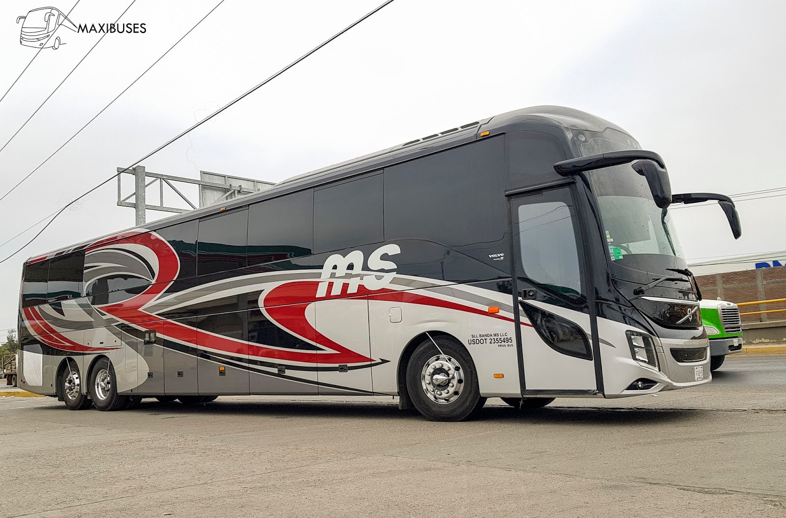 MAXIBUSES: AUTOBÚS OFICIAL DE LA BANDA MS (TRANSPORTE PARTÍCULAR)