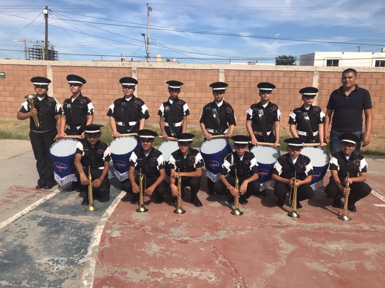 informacion general instituto ICADES: BANDA DE GUERRA