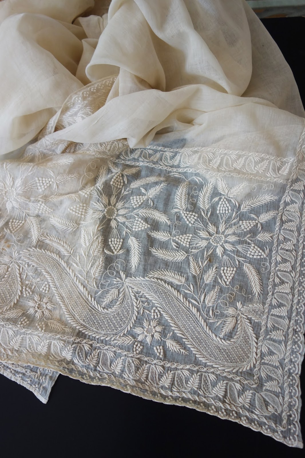 Buyer & Seller of Antique Lace, Fine Linens, Vintage Clothing, Haute ...