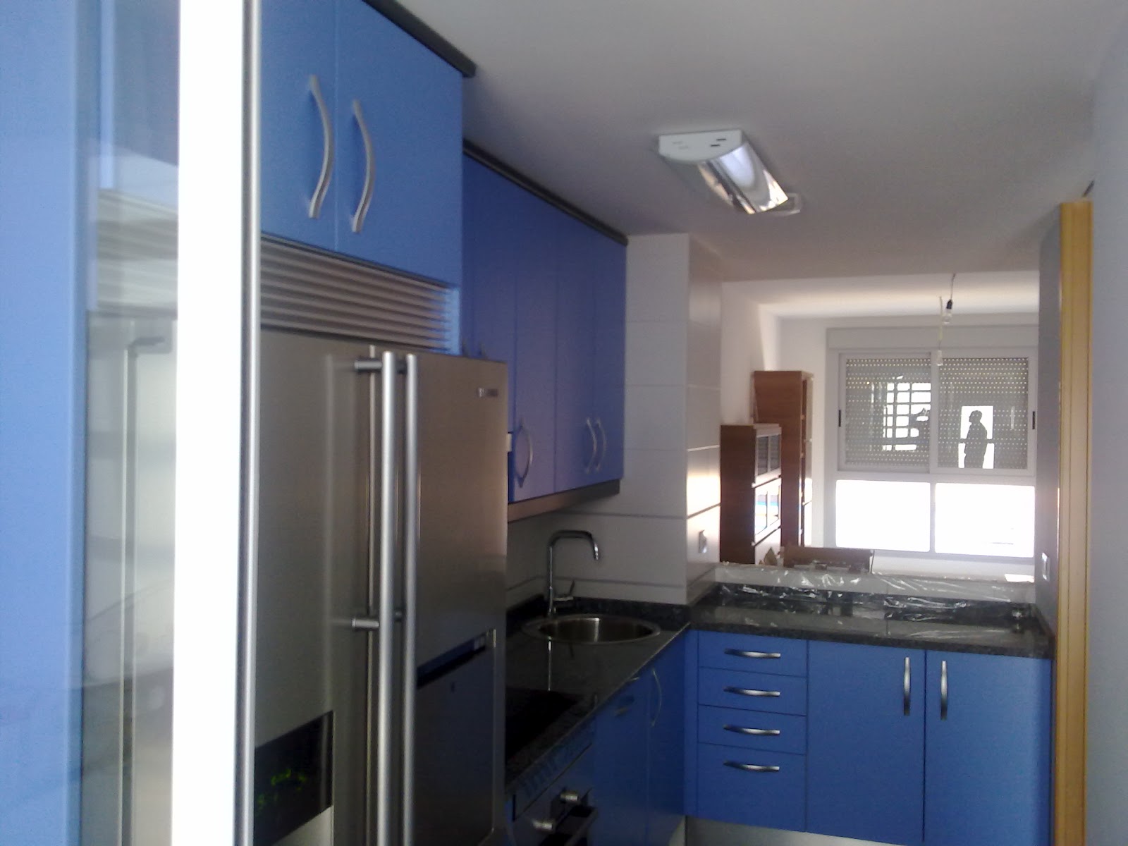 cocinas ayz eurolar,MADRID: laminado azul mate, encimera granito ...