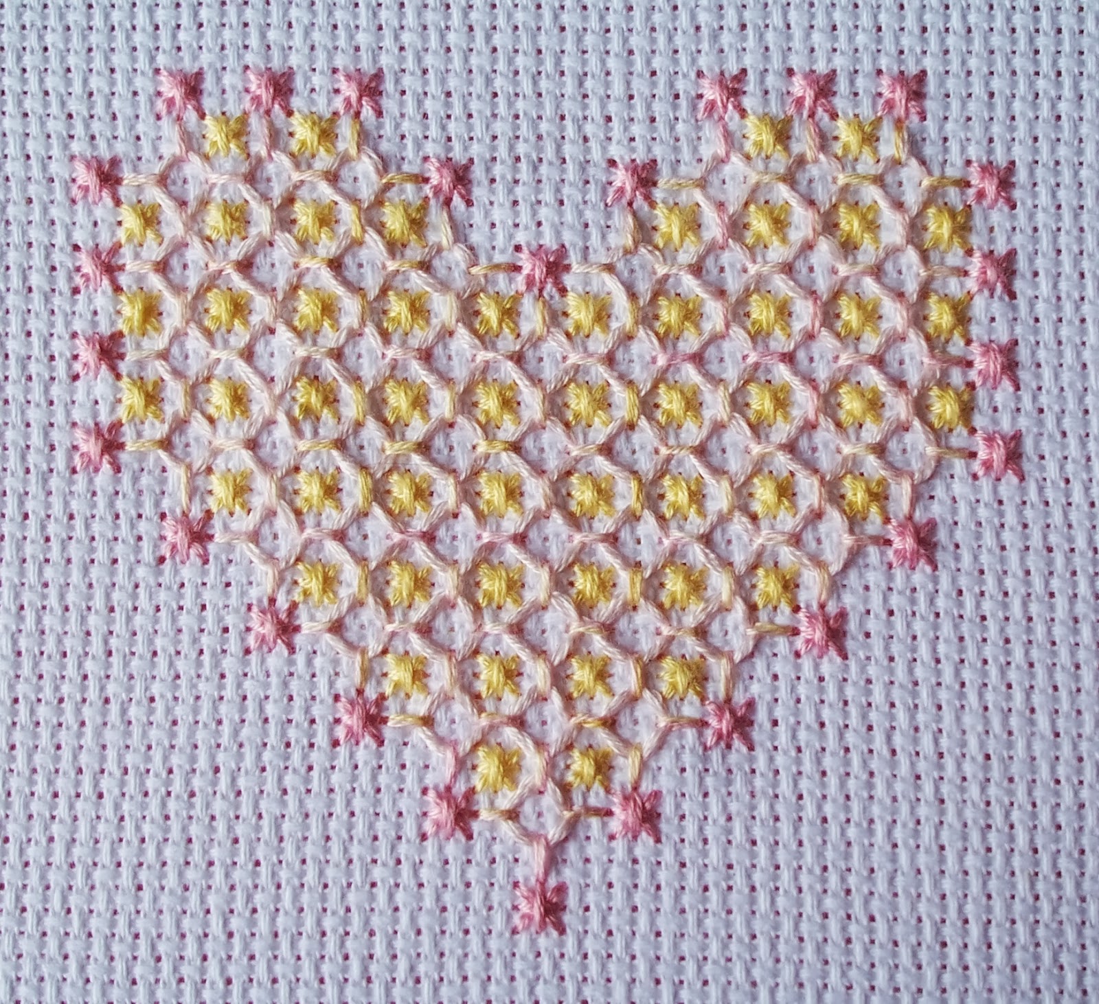 Eglantine Stitchery: Chicken Scratch Heart, on Aida (!)