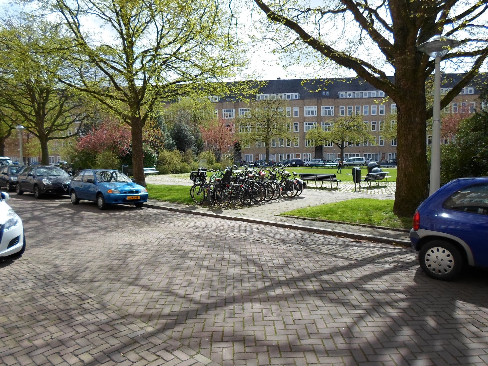 LE PAGINE BIANCHE DI ANNE FRANK: LA VERA CASA DI ANNE FRANK ...