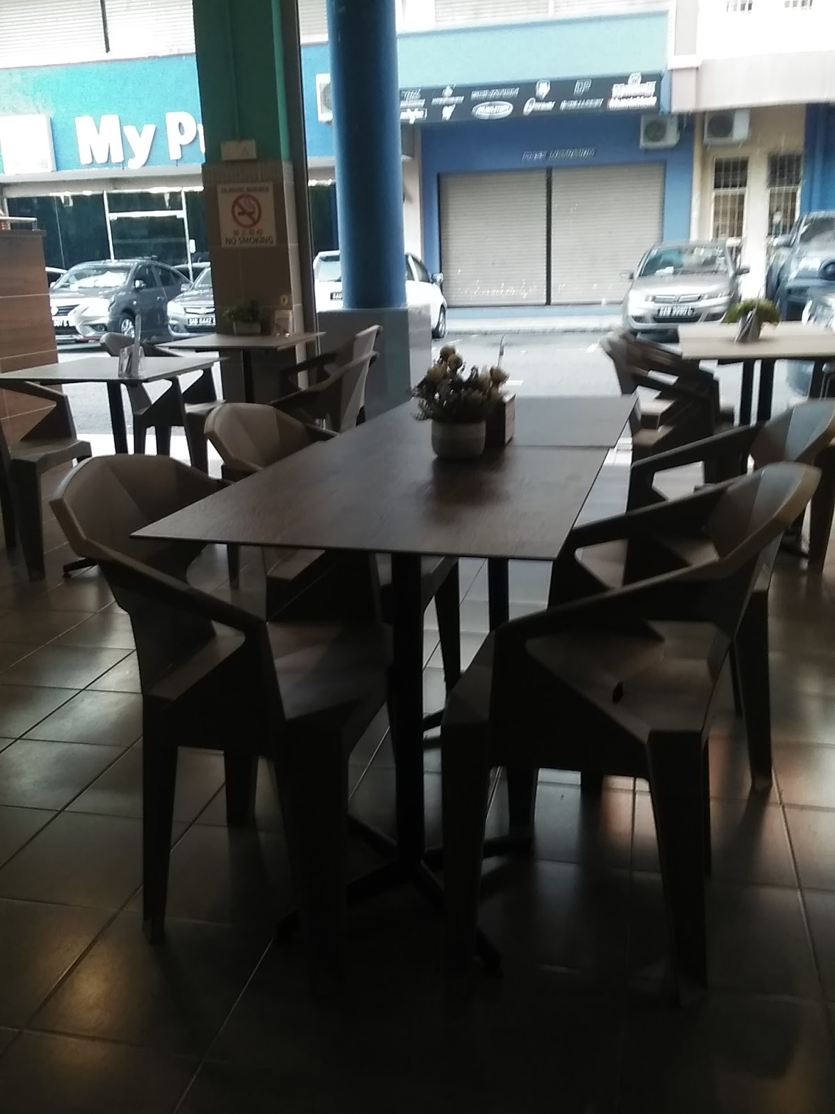 länsëiköng: Ice Queen @ Lintas Square