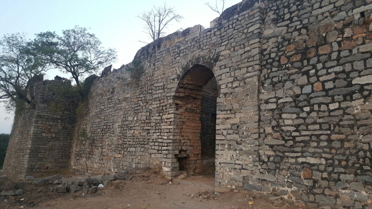 The Taste of History & Adventure: Shapur Khila