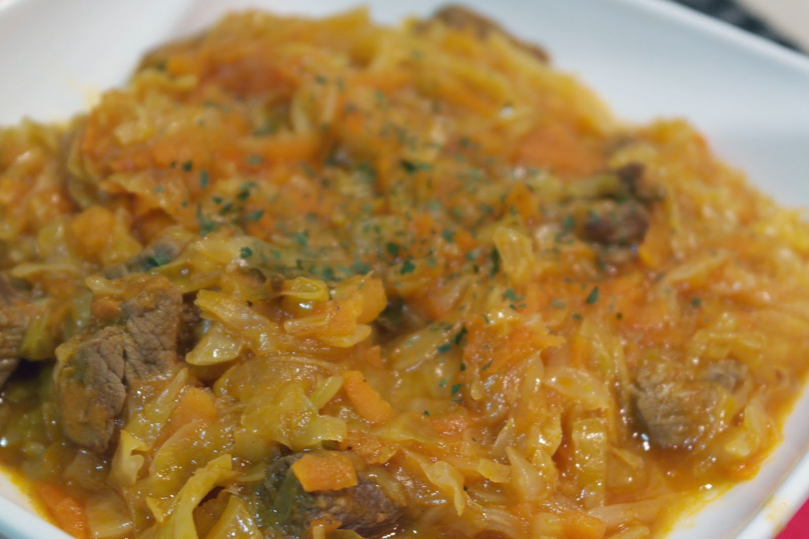 PASIÓN POR LA COCINA: Carne guisda con repollo