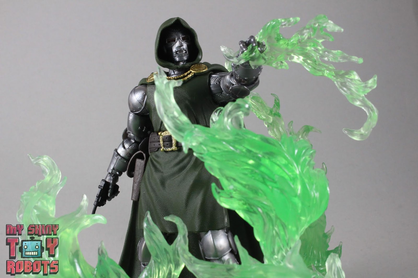 My Shiny Toy Robots: Toybox REVIEW: Marvel Legends Doctor Doom