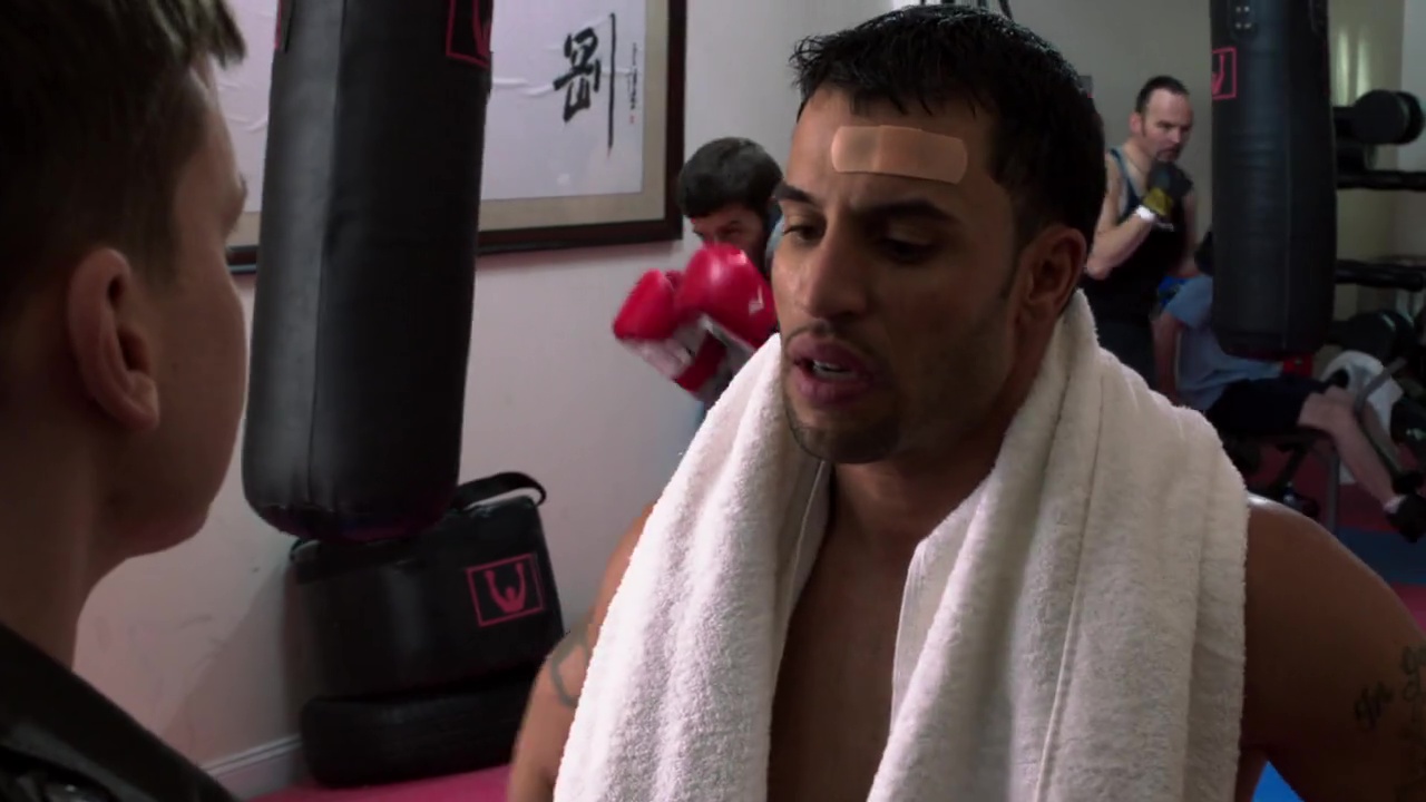 ausCAPS: Danny Henriquez shirtless in Unforgettable 1-08 "Lost Things"