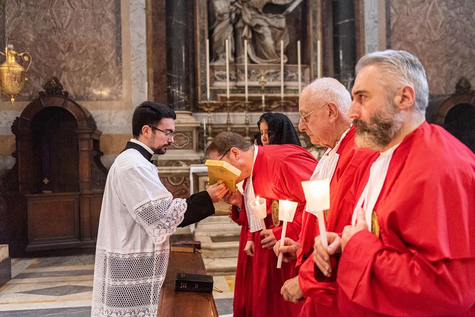 New Liturgical Movement: Abp Sample Celebrates Candlemas with the FSSP ...