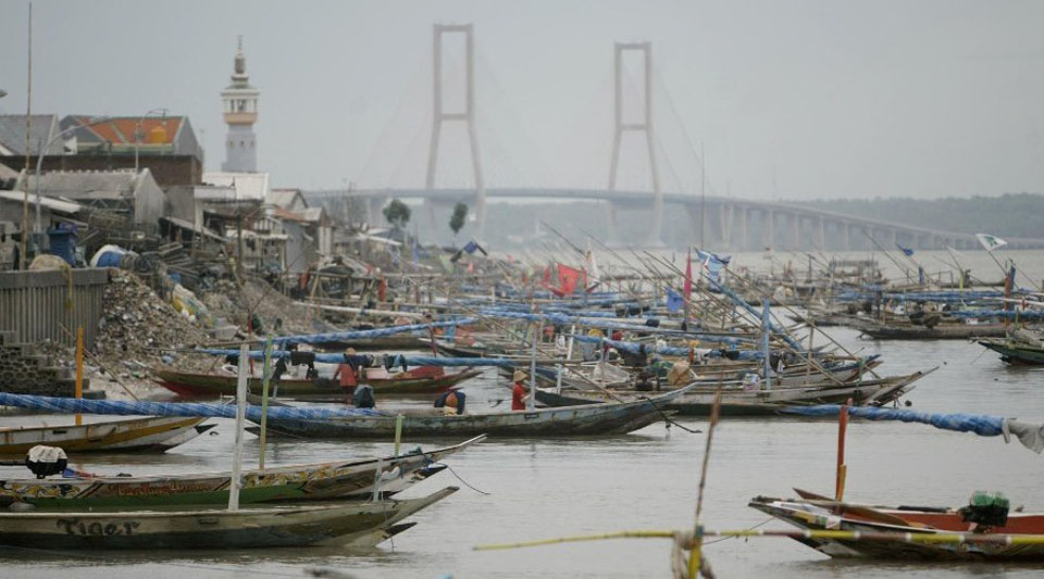 POTRET KEHIDUPAN : GELIAT EKONOMI DARI KAMPUNG NELAYAN KENJERAN ...