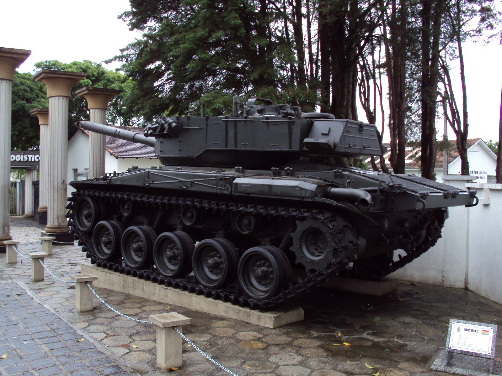 Veículos em Geral: M41C GM - EB Carro de combate médio