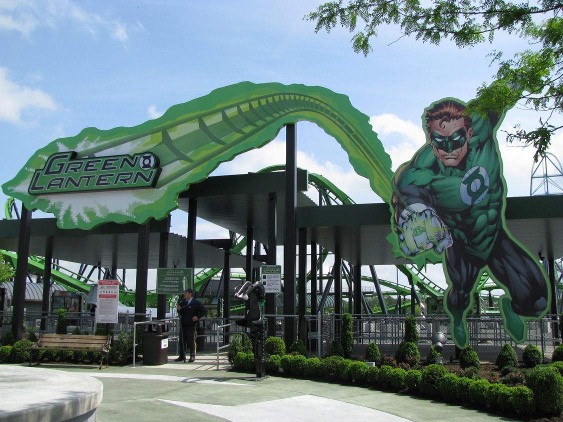 NewsPlusNotes: Stand Up To Your Fear! The Green Lantern at Six Flags ...