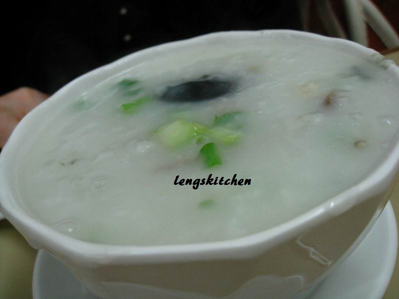 Kitchen Chaos: Lean Pork with Century Egg Congee 皮蛋瘦肉粥