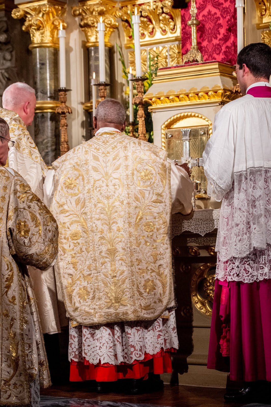 Photo Set: The Pontifical Mass of Cardinal Arinze at Corpus Christi ...