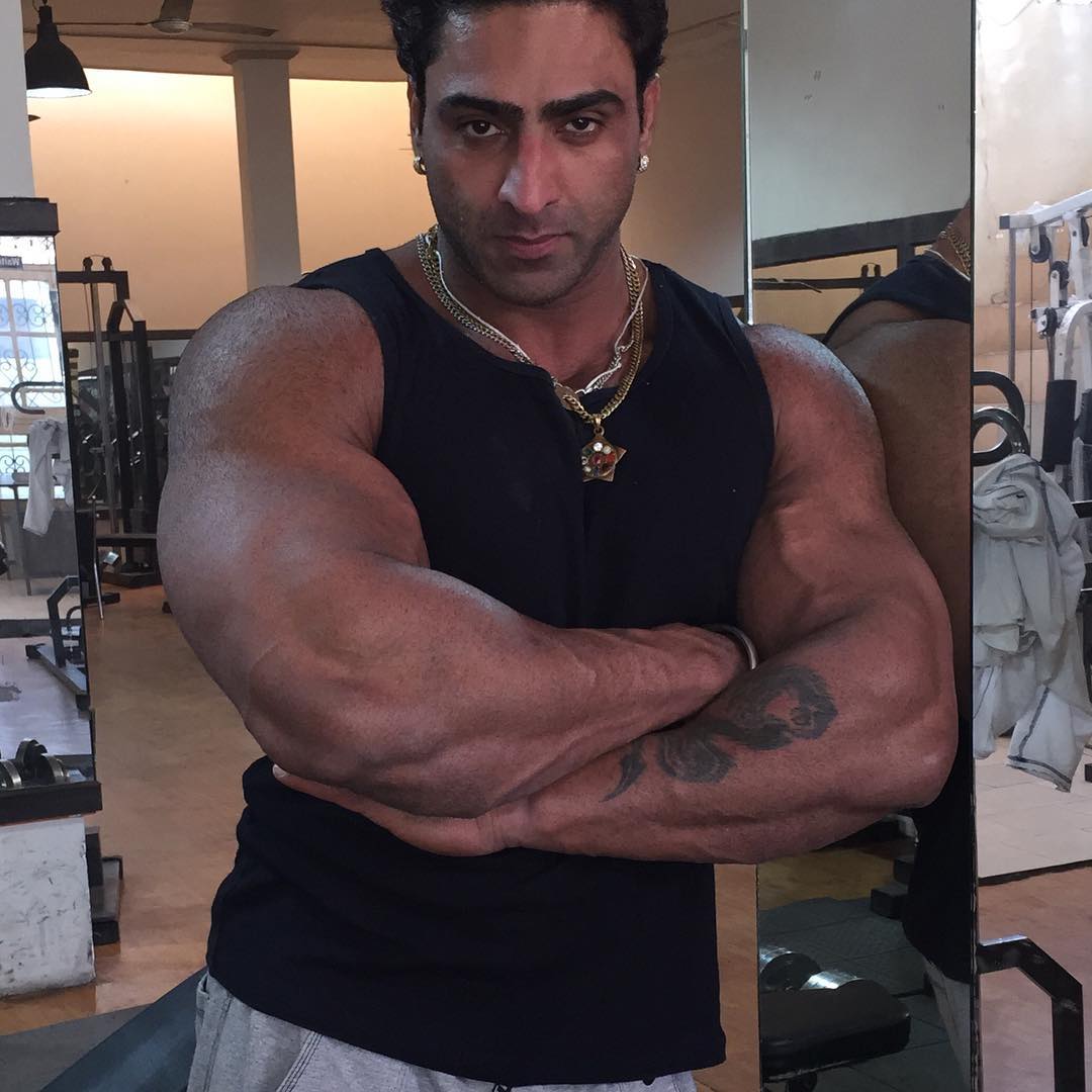 Muscle Lover: The Hulk of India - IFBB Pro bodybuilder Varinder Singh ...