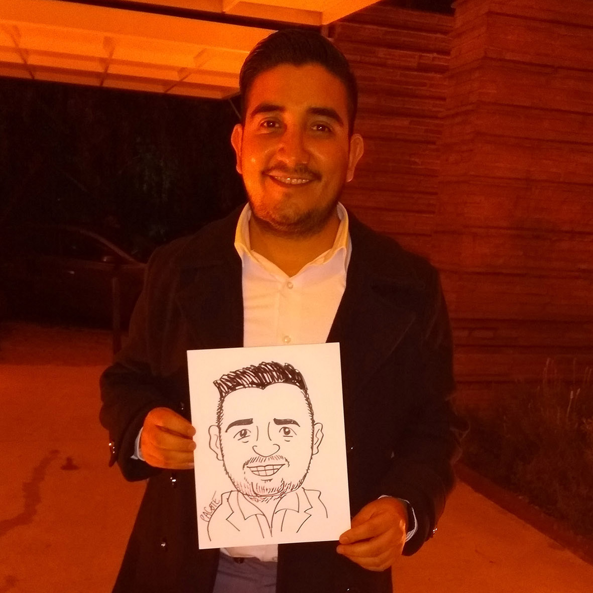 CARICATURISTA PACOTE: HACIENDO CARICATURAS EN LA POSADA DE FERRERO