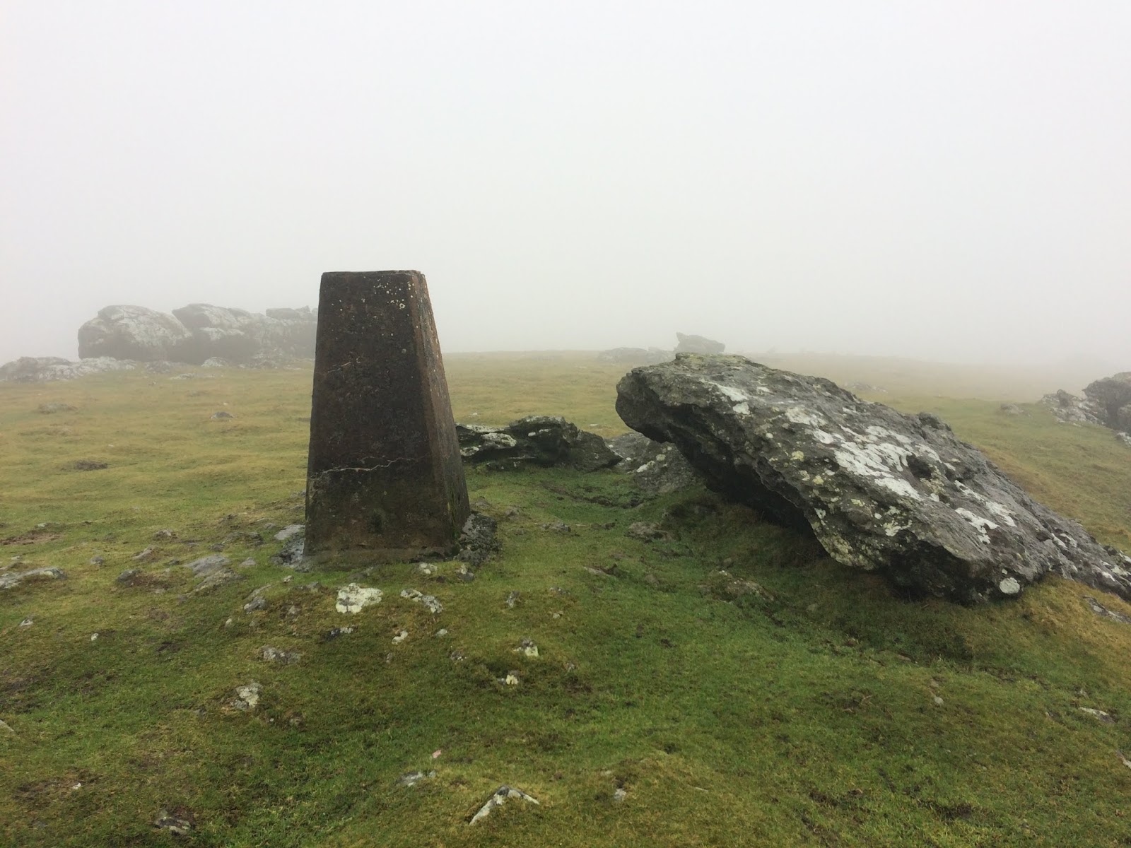 Max Piper - Tor Bagger: Dartmoor: A Misty Walk up to Sourton Tors