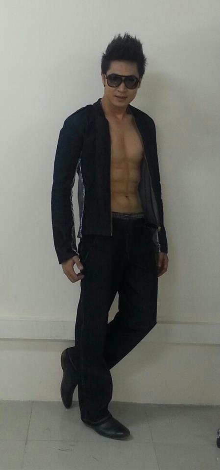 M y a n m a r H u n k s: Shirtless Tun Ko Ko @ Shooting