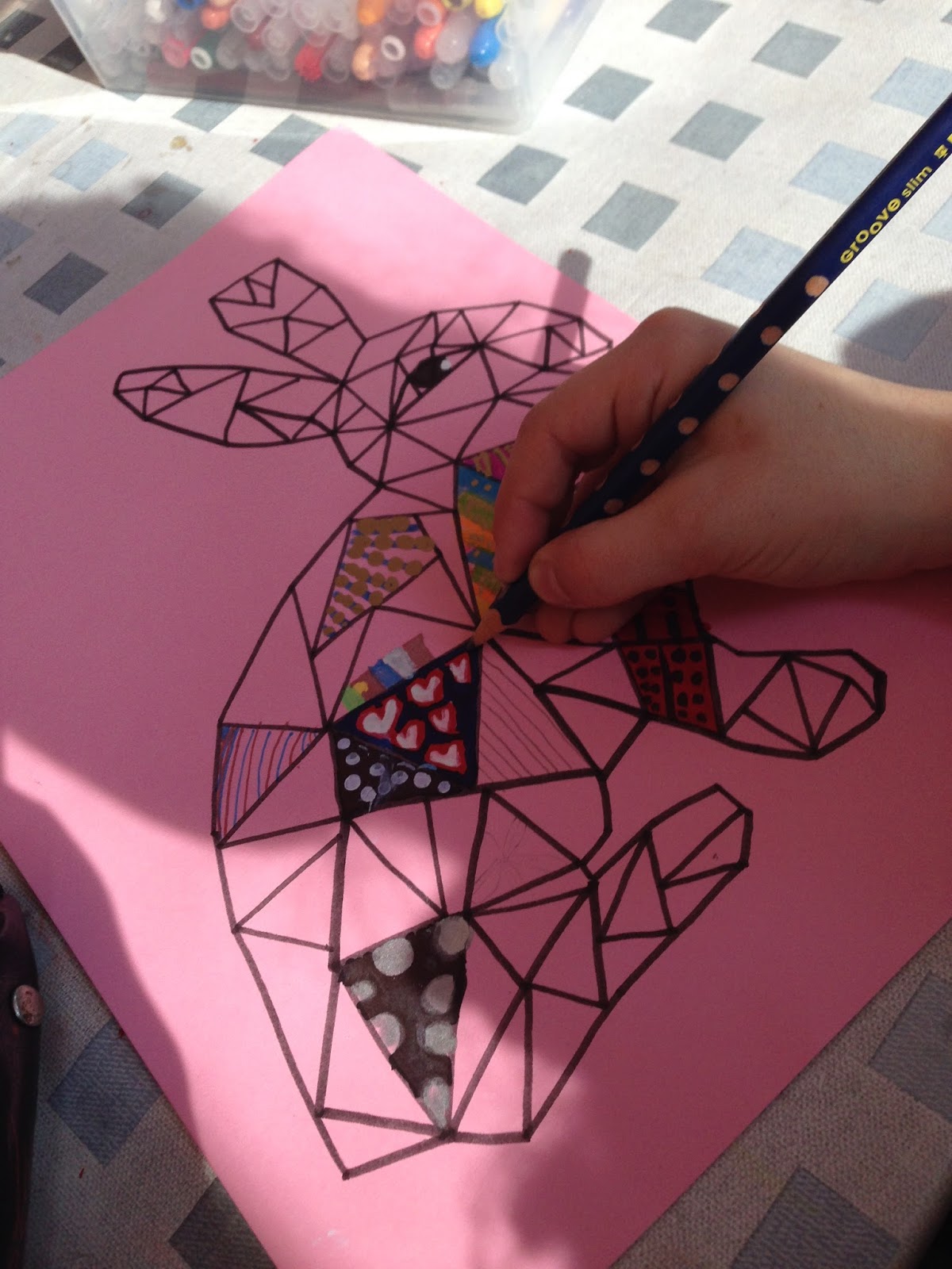 La boite à idées de l' atelier 3B* * *: Lapinou en graphisme