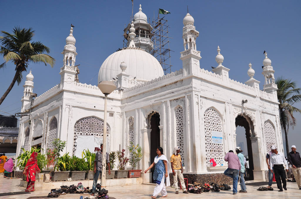 Haji Ali Dargah Mosque Mumbai - Images And Detail