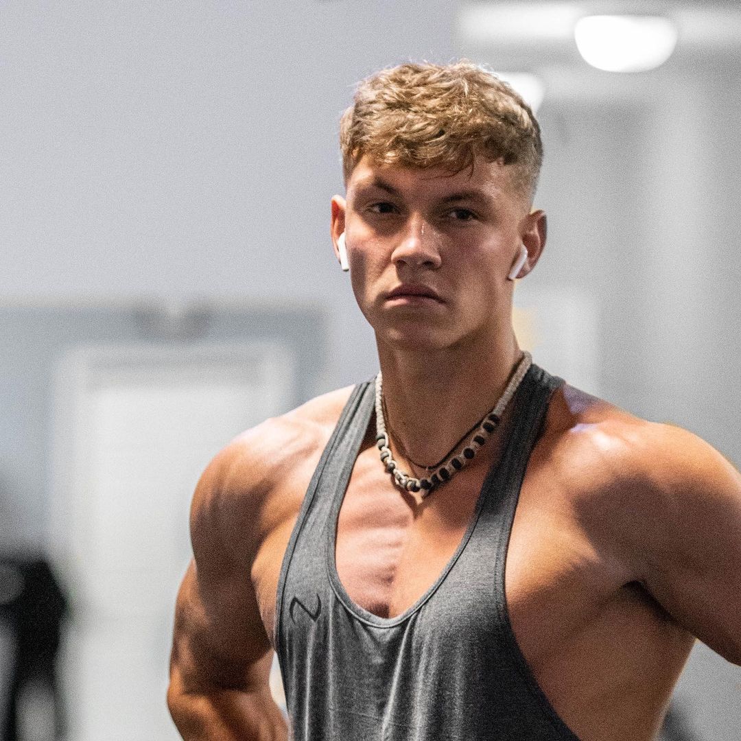 the beauty of male muscle: Marshall