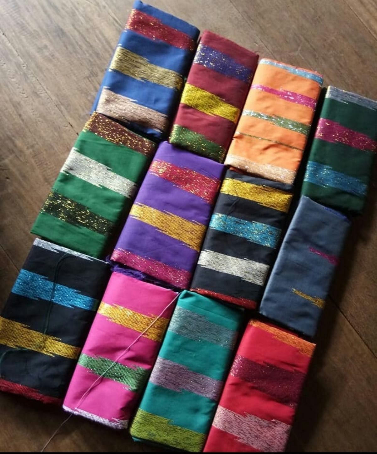 Sarung Tenun Sengkang, Tenun Makasar Yang Mempesona - adhiantirina