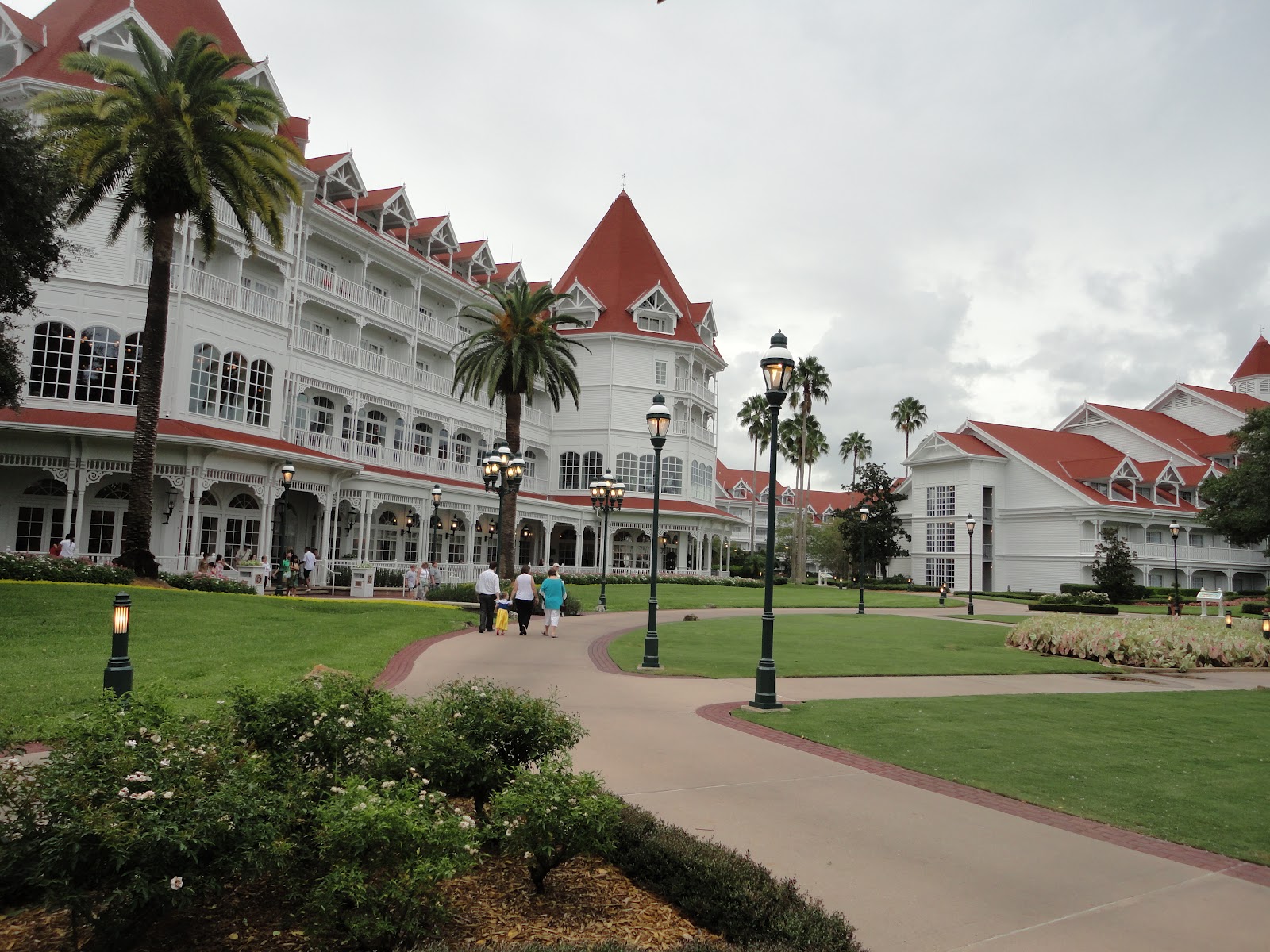 The Florida Dine and Dash: Grand Floridian Cafe: Light Version of Grand ...