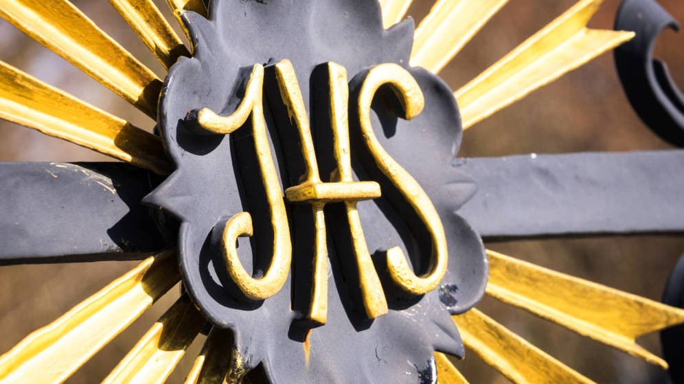 CATHOLIC MAGAZINE: ¿Qué significa las letras JHS?