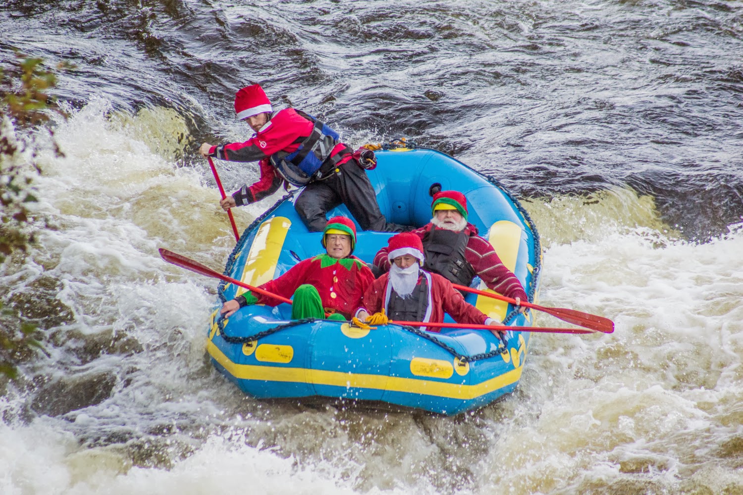 Llanblogger - contact llanblogger@gmail.com: Santa swaps sleigh for ...