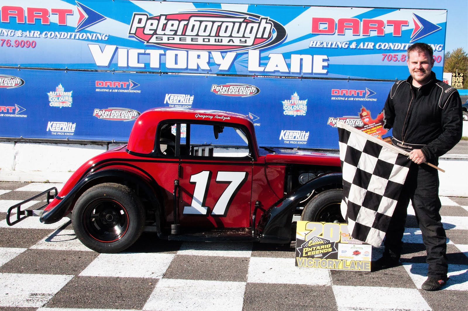 Oval Racing Stock car style in Québec, Ontario and New England States ...