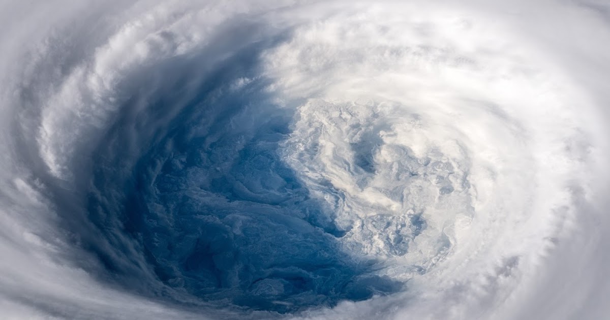 Eye of the Storm live wallpapers free download - wallpaper engine