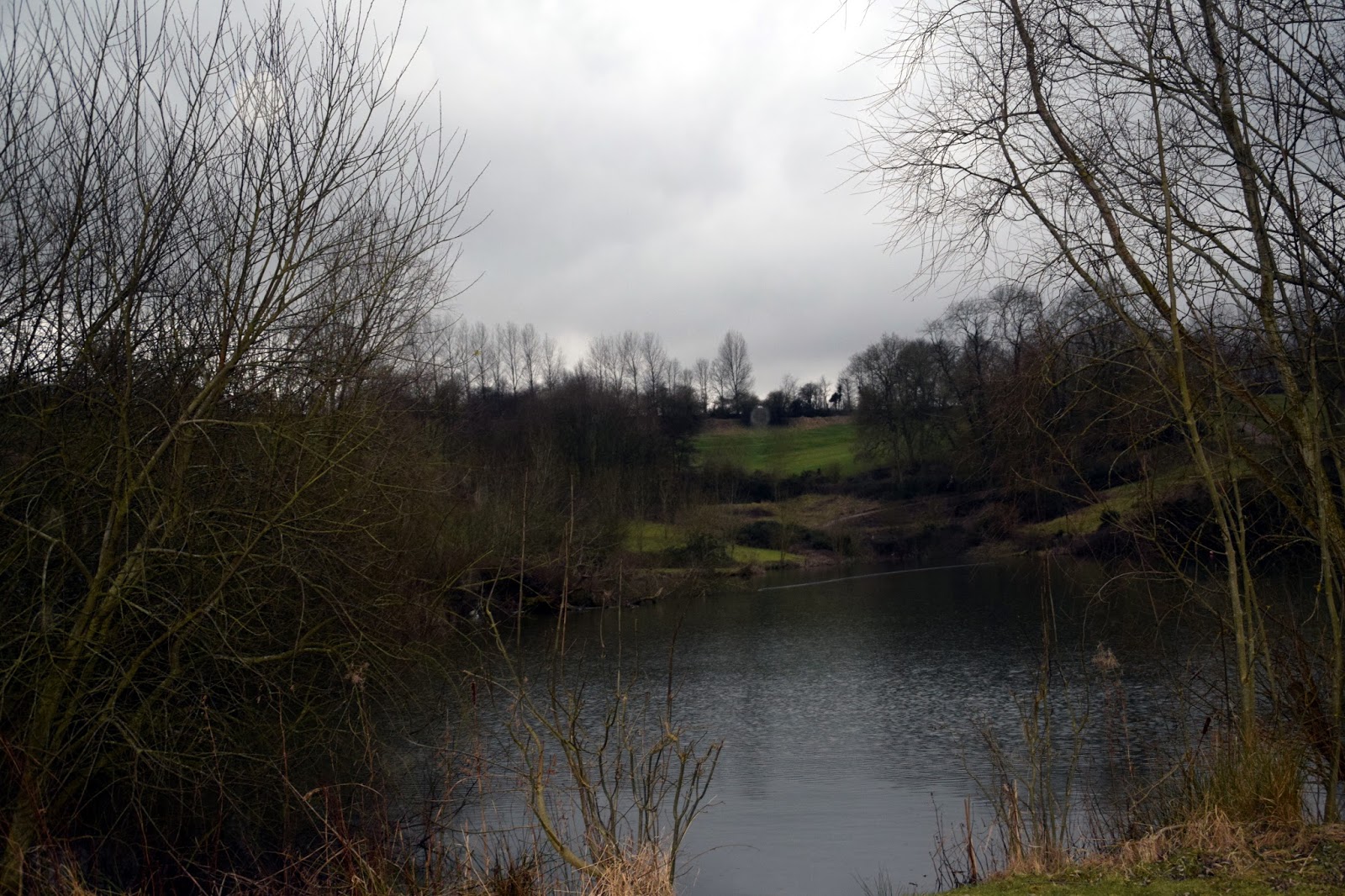 Enjoy your time with beautiful places: Hellidon Lakes and village