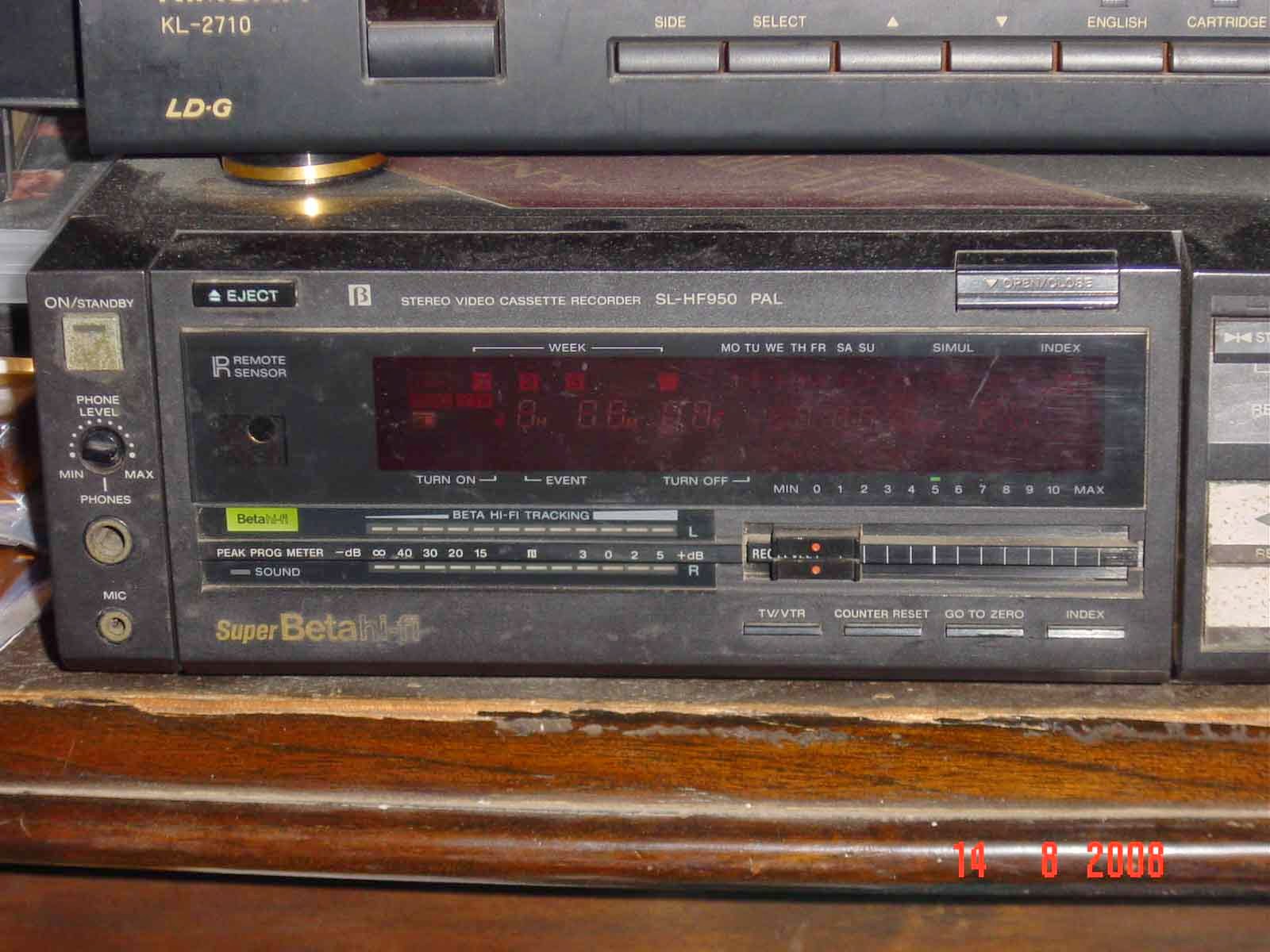 Dunia Nostalgia 80-an : Kenangan Manis Betamax Video Player