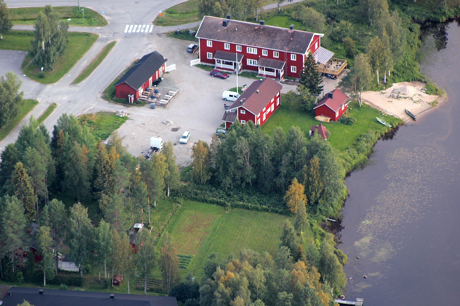 Ilmasta otettuja kuvia: 15.8.12 Jääkarhu- Kk-Kuha-Iso- ja Pikku Kuukas