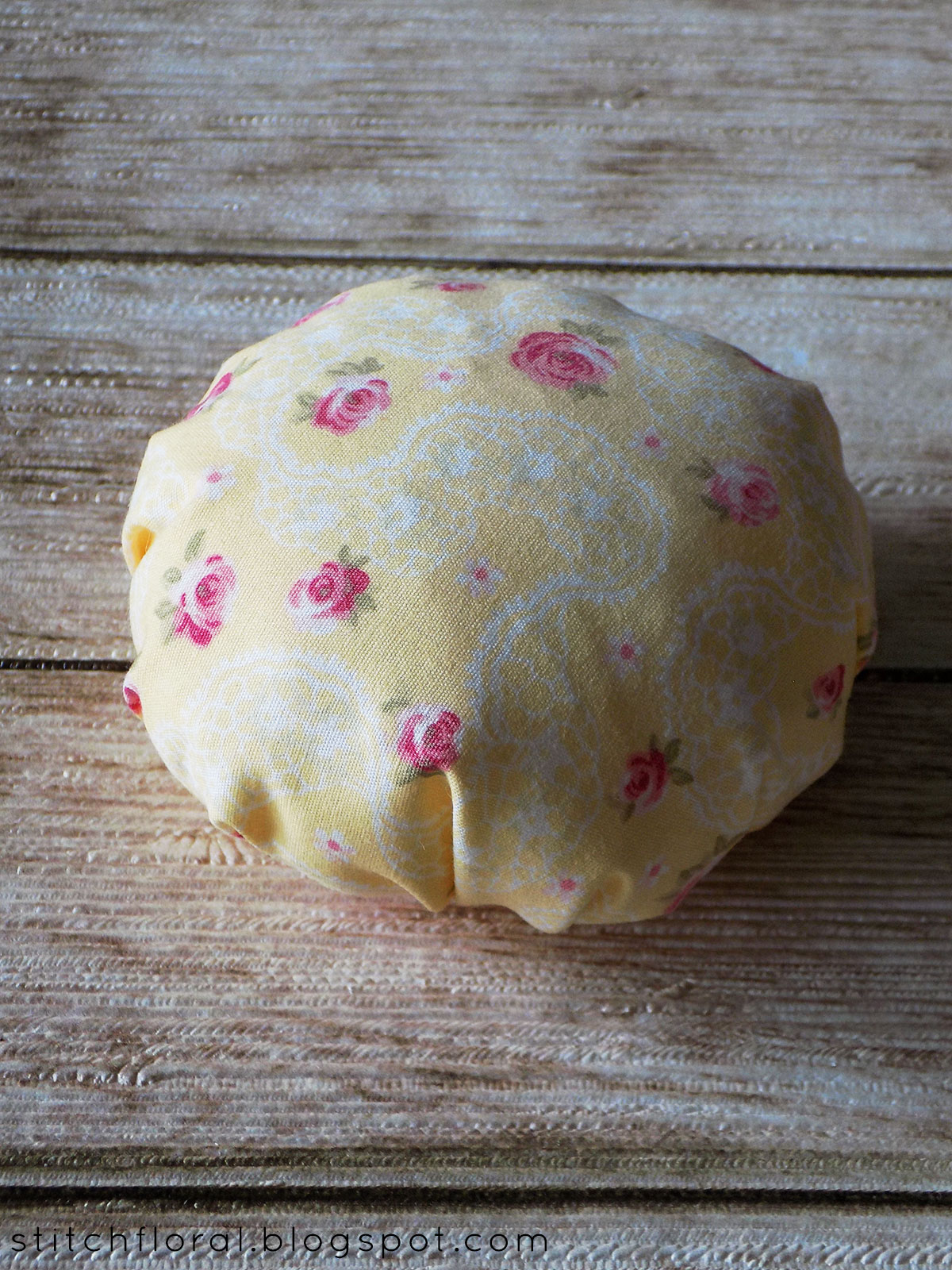 The easiest DIY pin cushion - Stitch Floral