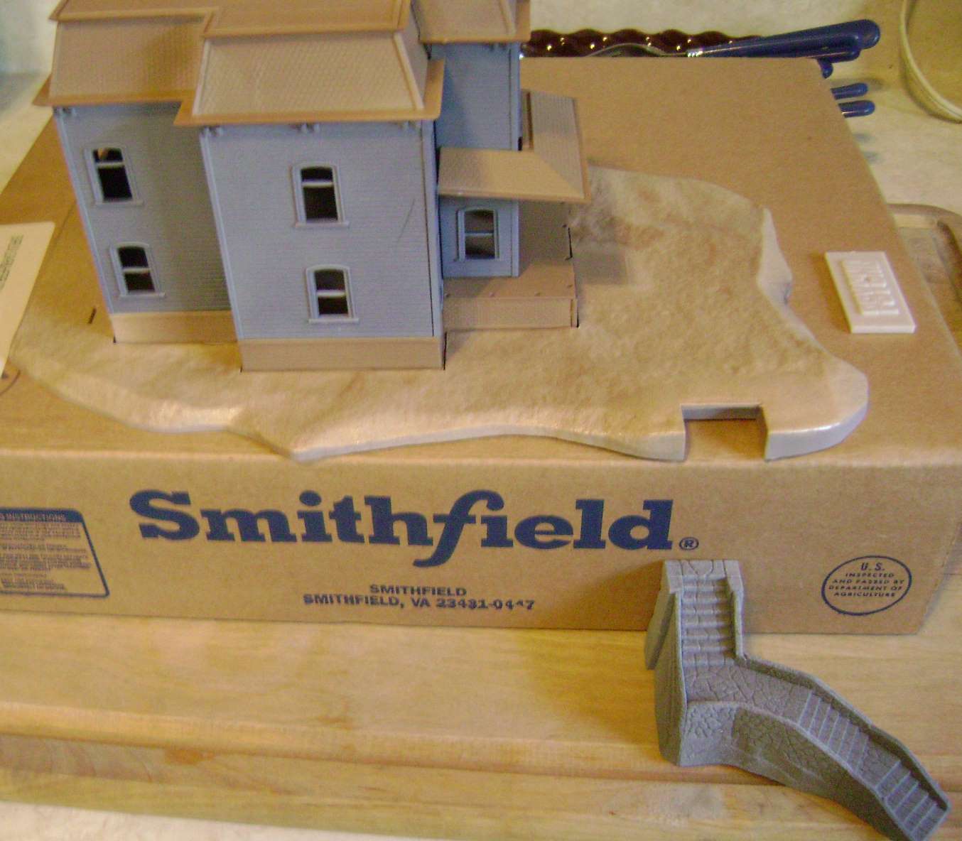 KirkTrekModeler's Model Blog: PSYCHO! Bates Mansion, Polar Lights Kit ...