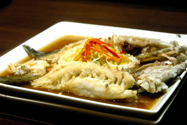 DUDE FOR FOOD: Coca Restaurant: A Unique Blend of Thai and Chinese Flavors