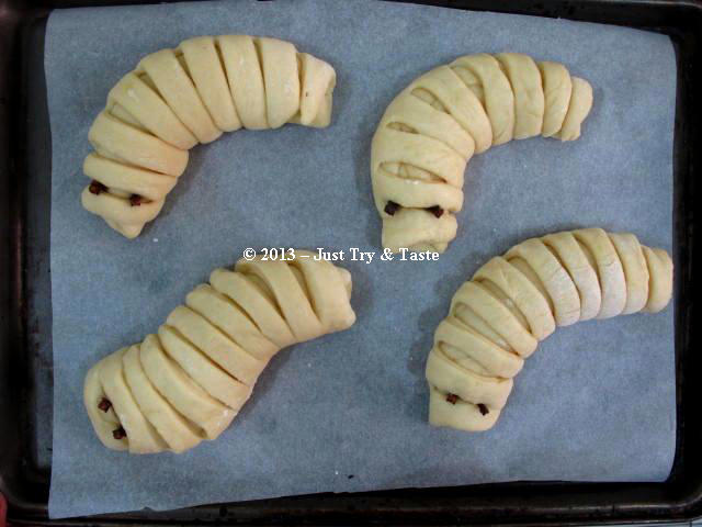 Obsesi Roti 31: Caterpillar Bread Isi Peanut Butter - Si Ulil Ulat nan ...