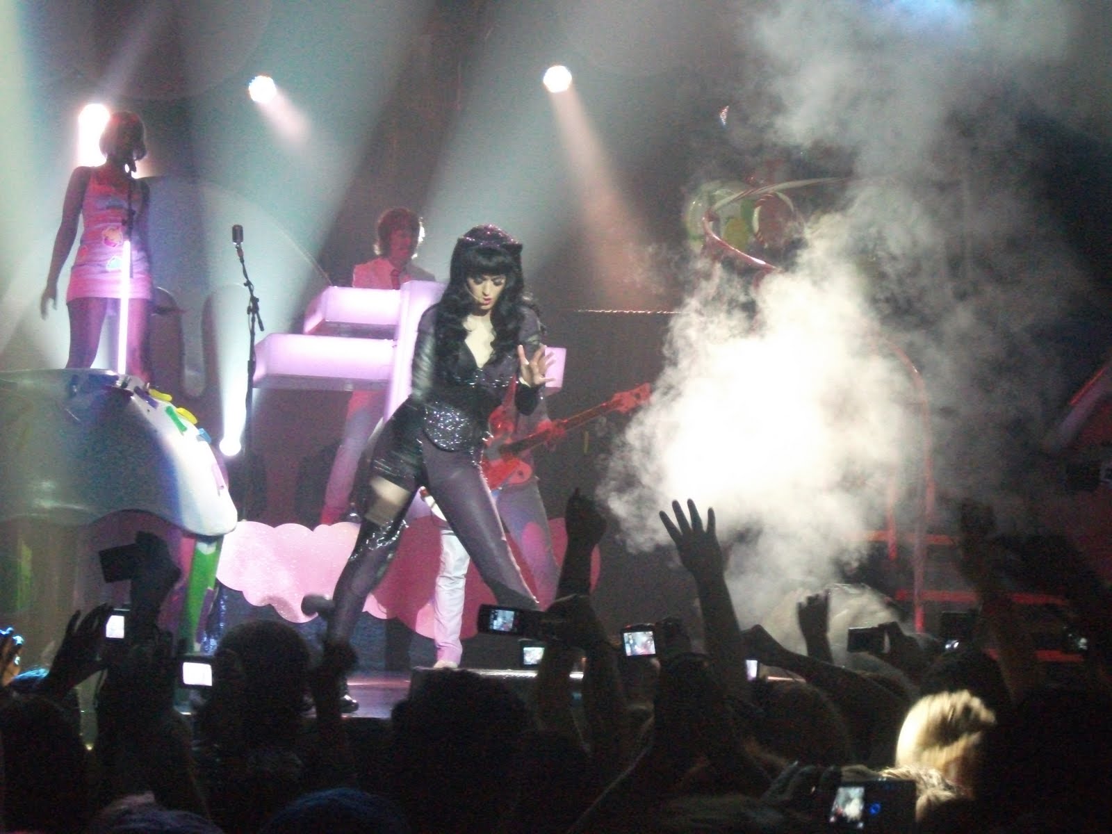 Oscar The Third: This is the story of the birds and the bees