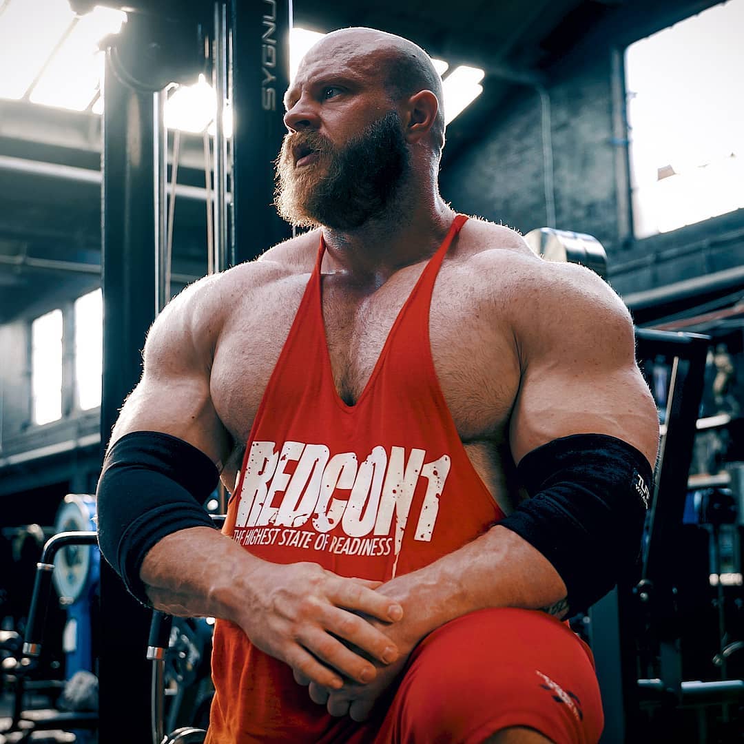 Muscle Lover: British muscle beast IFBB Pro James Hollingshead