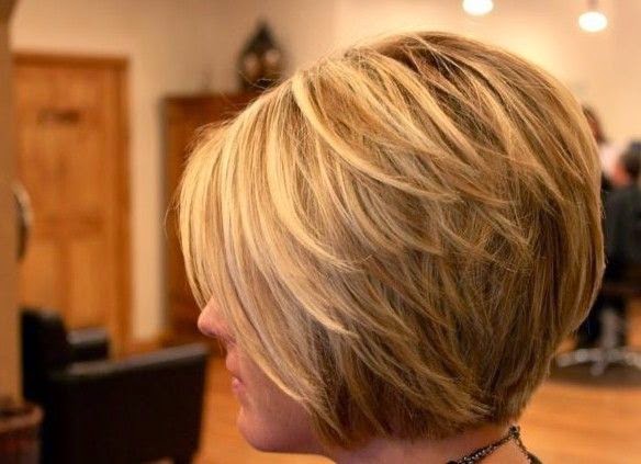 Tunsori bob cu scari scurte