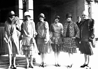 GOSSIP QUEENS: EVOLUCION DE LA MODA 1900-1960