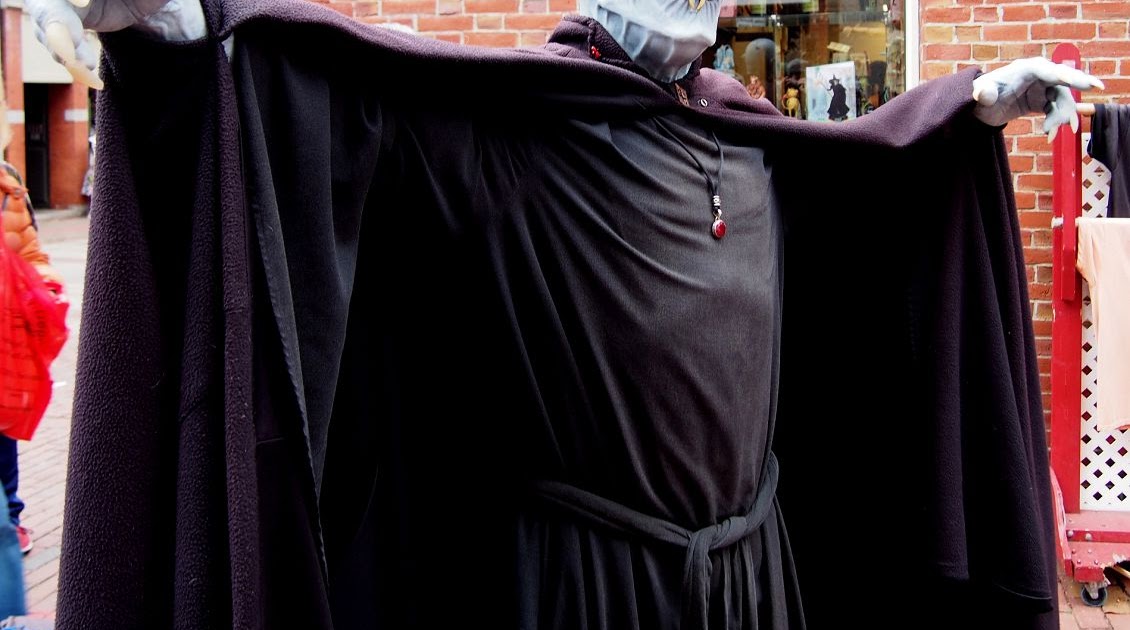 OTIS (Odd Things I've Seen): Blue Vampire Santa Claus