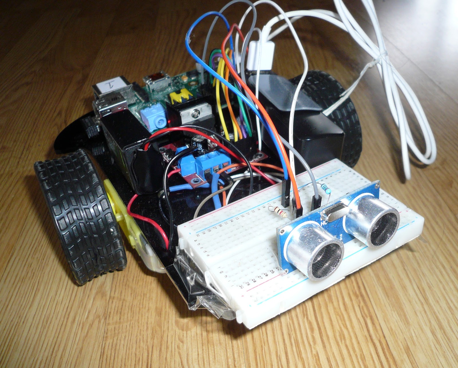 Électronique en amateur: Robot éviteur d'obstacles, version Raspberry Pi
