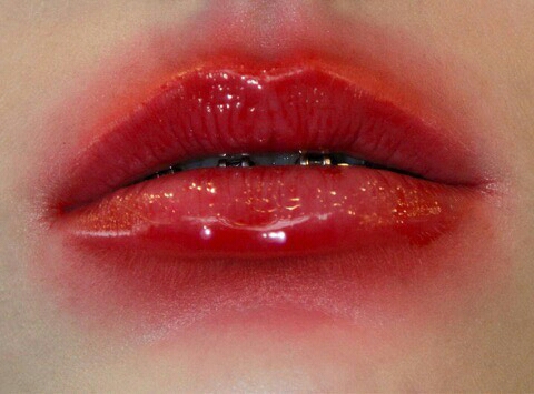 LOLLIPOP LIPS ARE THE MOST OUTRAGEOUS TREND OF 2017! ~ The Sisters Go ...