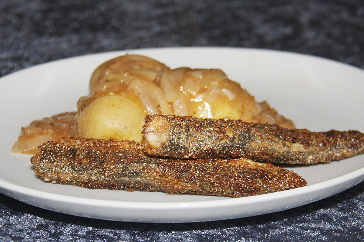 Fra Limfjordens bredder...: Stegt sild med løgsovs