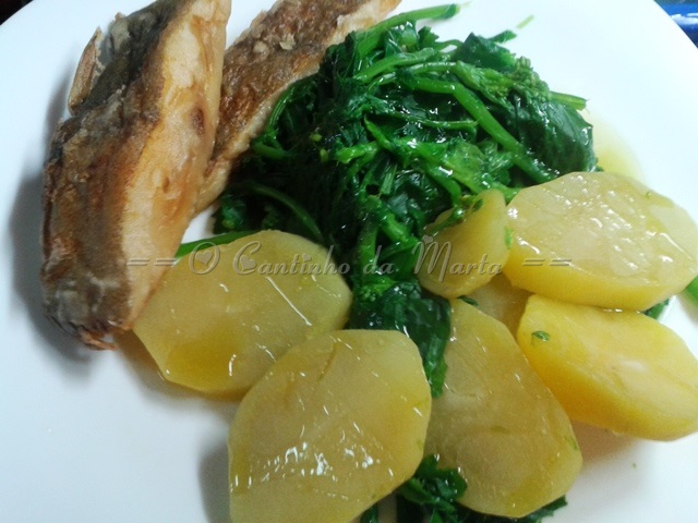 O Cantinho da Marta: Solha Frita com Batatas e Grelos Cozidos