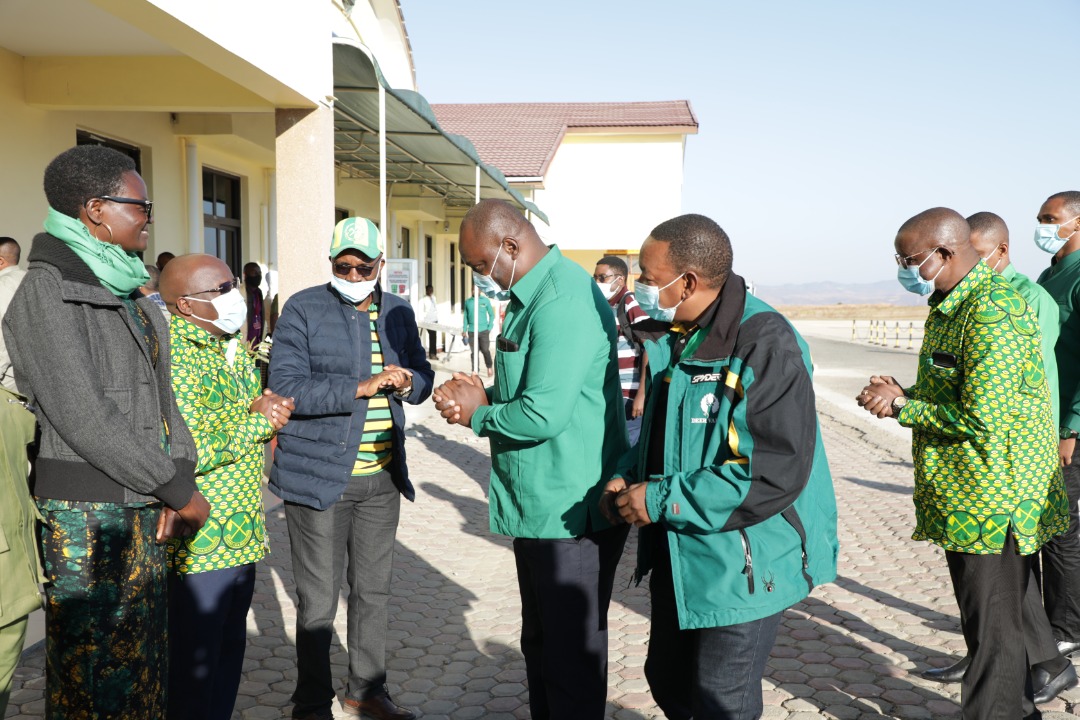 KATIBU MKUU WA CCM CHONGOLO ATUA JIJINI MBEYA TAYARI KWA ZIARA YA ...