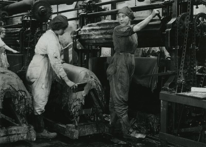 25 Amazing Photos Show British Women’s Work During WWI ~ Vintage Everyday