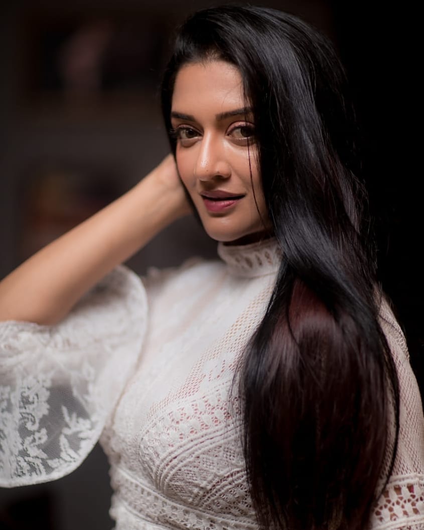 Actress Vimala Raman Latest Photoshoot